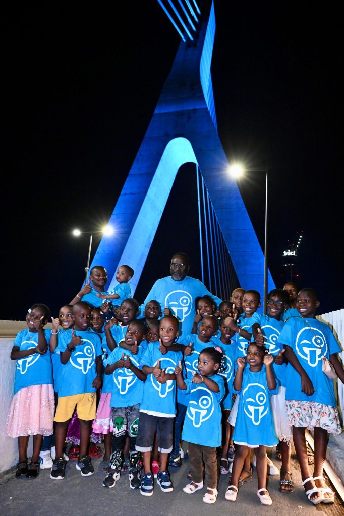 la Journée mondiale de l’enfance : Le pont ADO s’illumine en bleu pour ...
